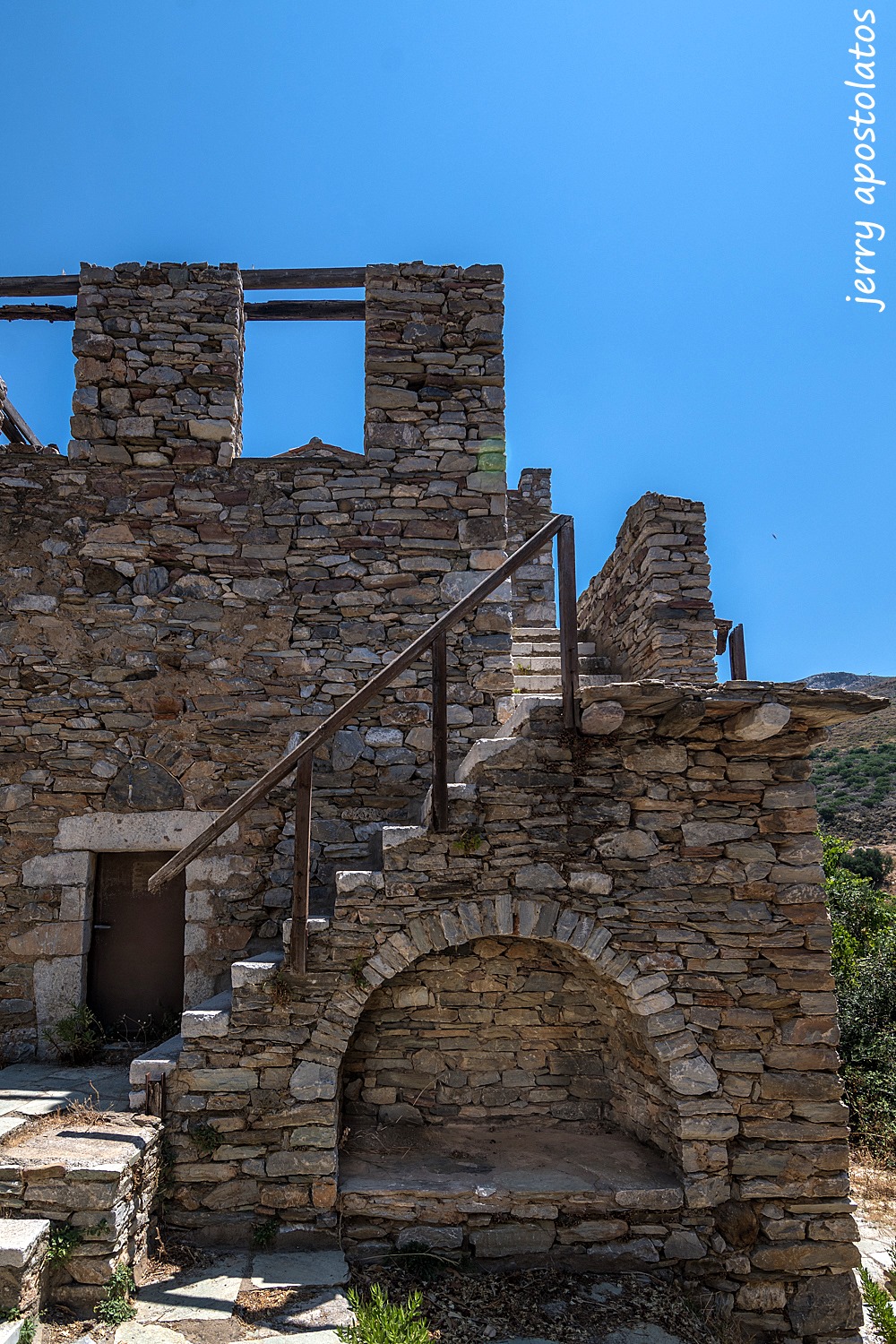 ΤΑ ΣΑΡΑΝΤΑ ΣΚΑΛΟΠΑΤΙΑ - Kefalonia Status