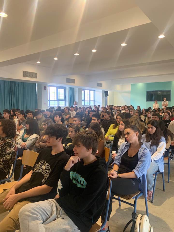Ο Πέτρος Πετράτος μίλησε στους μαθητές του 1ου ΓΕΛ Αργοστολίου ...