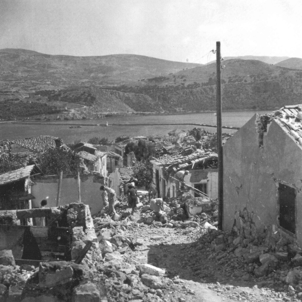 Επετειακό αφιέρωμα για τους σεισμούς του '53 από τον Γιώργο Μεσσάρη ...