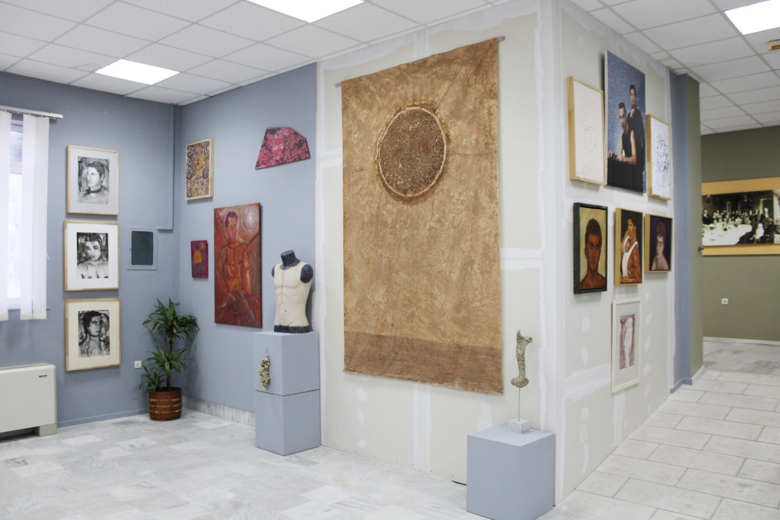 Η Ευαγγελία Νάκα για την αναδρομική επετειακή έκθεση ζωγραφικής του ...