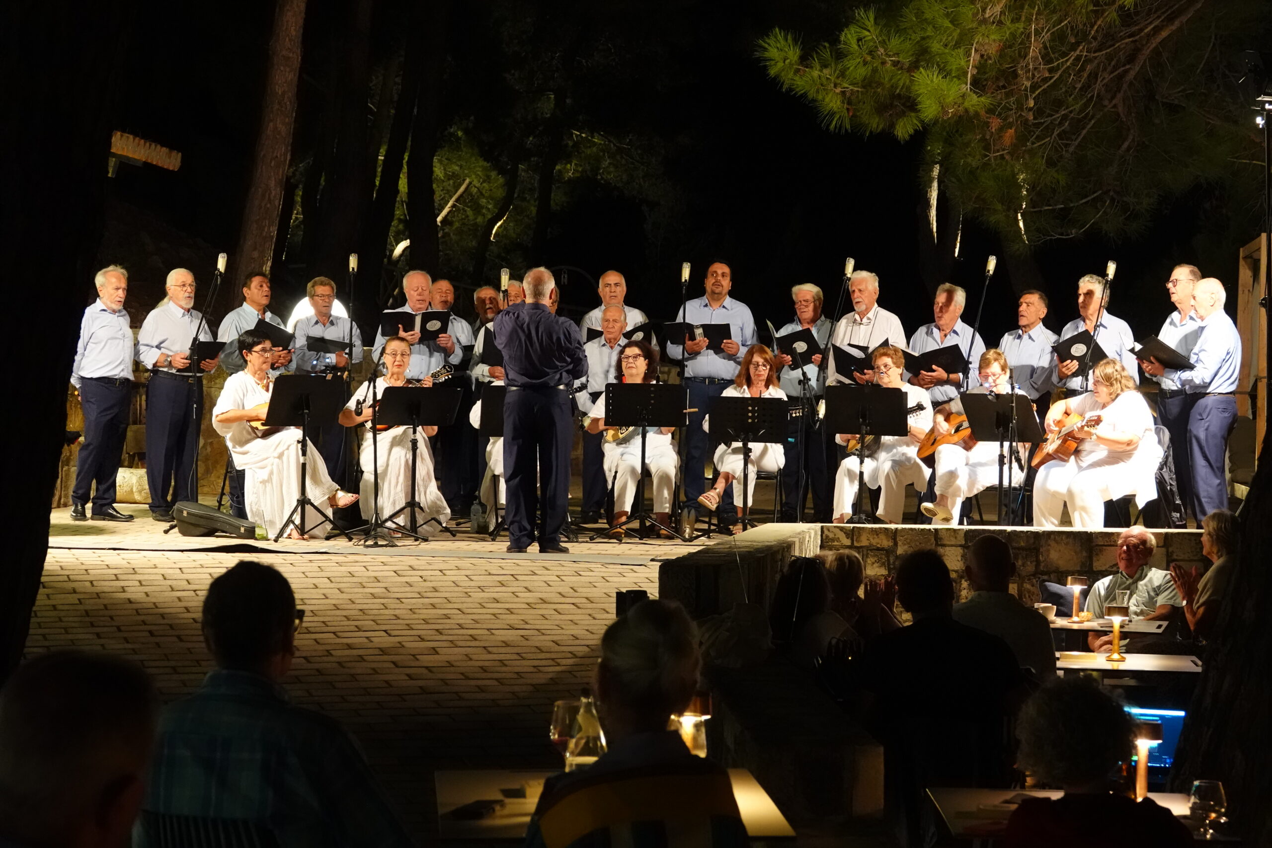 Η ΧΟΡΩΔΙΑ & ΜΑΝΤΟΛΙΝΑΤΑ ΑΡΓΟΣΤΟΛΙΟΥ ΣΤΑ ΧΑΝΙΑ - Kefalonia Status