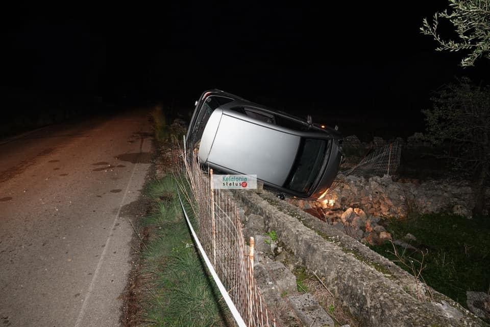 Εκτροπή και ανατροπή αυτοκινήτου στην επαρχιακή οδό Αργοστόλι-Σάμη ...