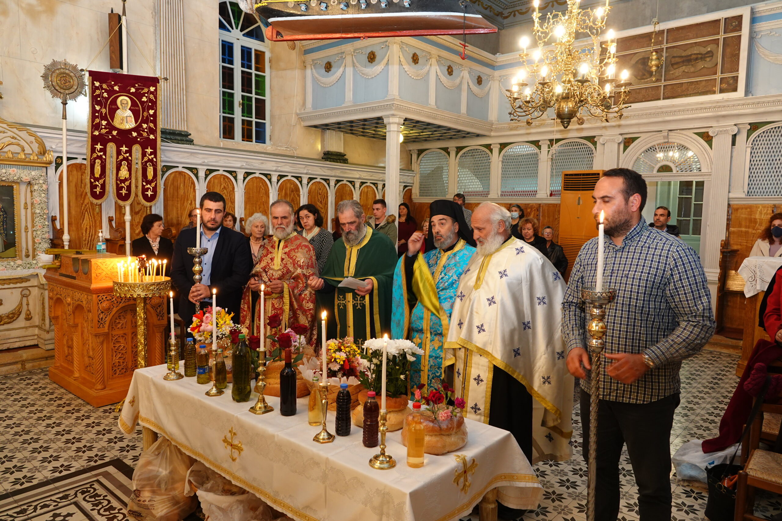 Ο Πανηγυρικός Εσπερινός στον Ιερό Ναό Αγίου Νικολάου στα Σβορωνάτα ...