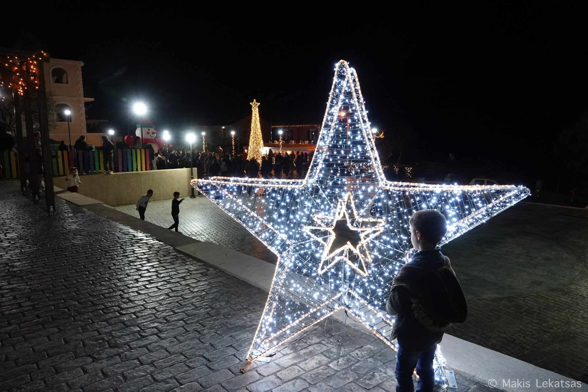 «Παιδί είμαι εγώ,παιδάκι μικρό,αστέρι που γεννιέται….» Καλά ...