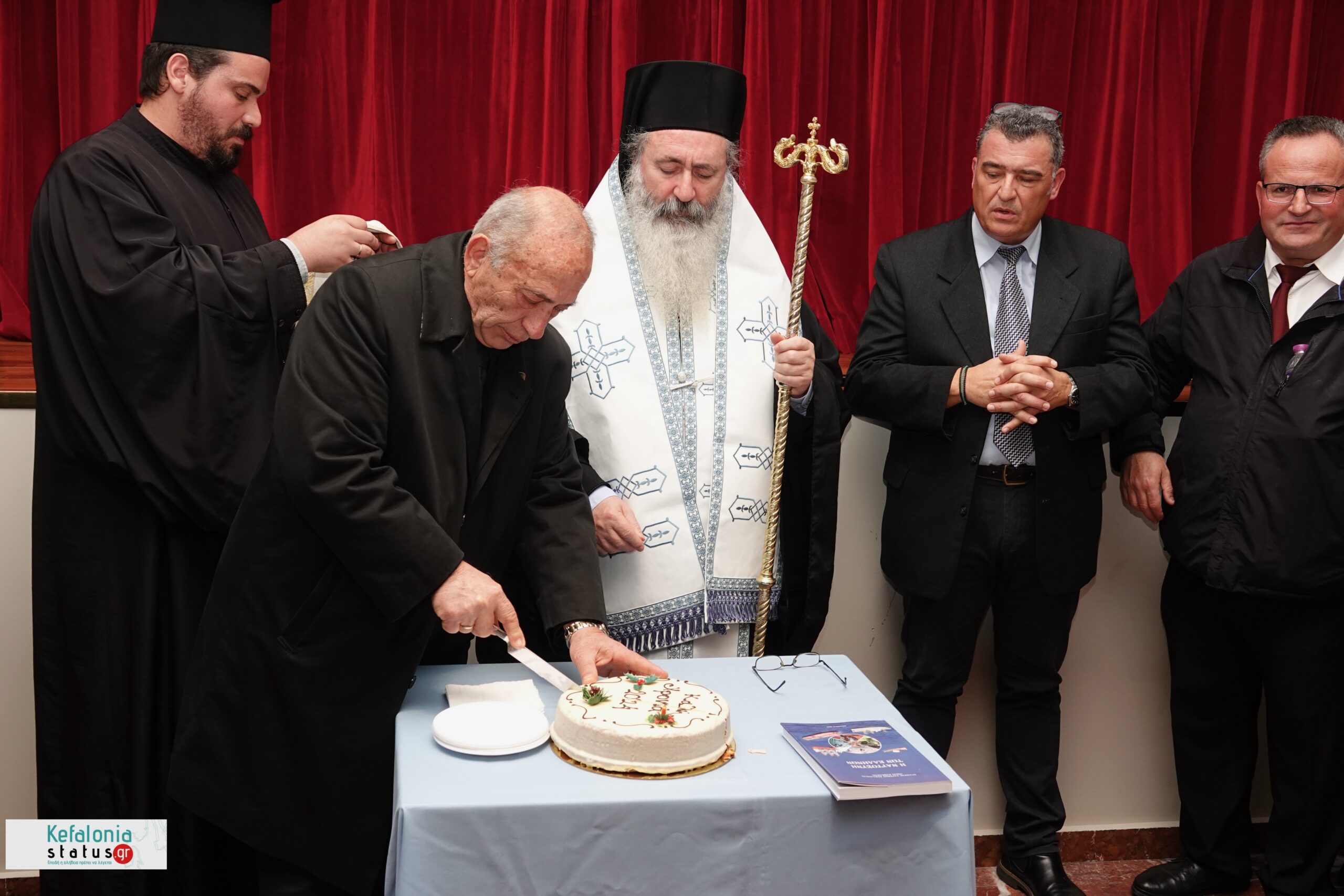 Η όμορφη βραδιά της κοπής της Βασιλόπιτας του Συλλόγου Ναυτικών ...