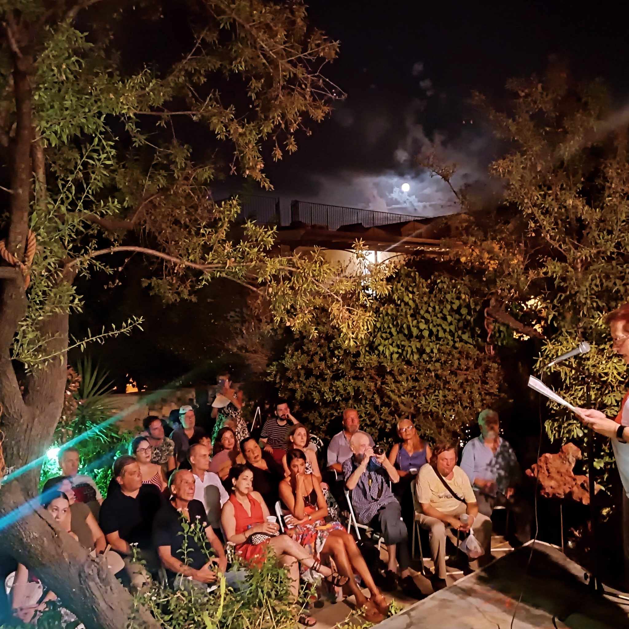 Κώστας Ευαγγελάτος / Επιτυχημένη πανσέληνος στη Villa Ροδόπη ...