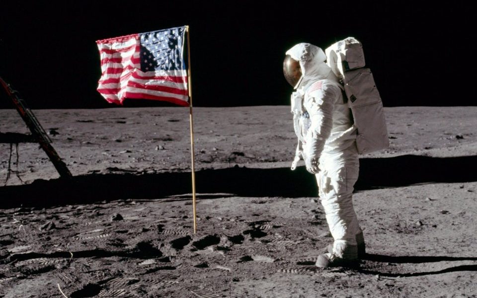 Apollo 11 / Το μικρό βήμα του Νιλ Άρμστρονγκ - Kefalonia Status